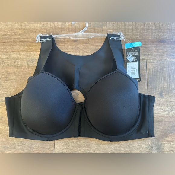 Bali | Intimates & Sleepwear | Nwt Bali Front Closure Bra With ...